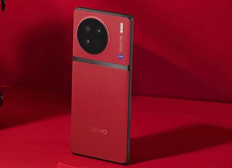There are two high-end mobile phones that can be bought within 3500 ...