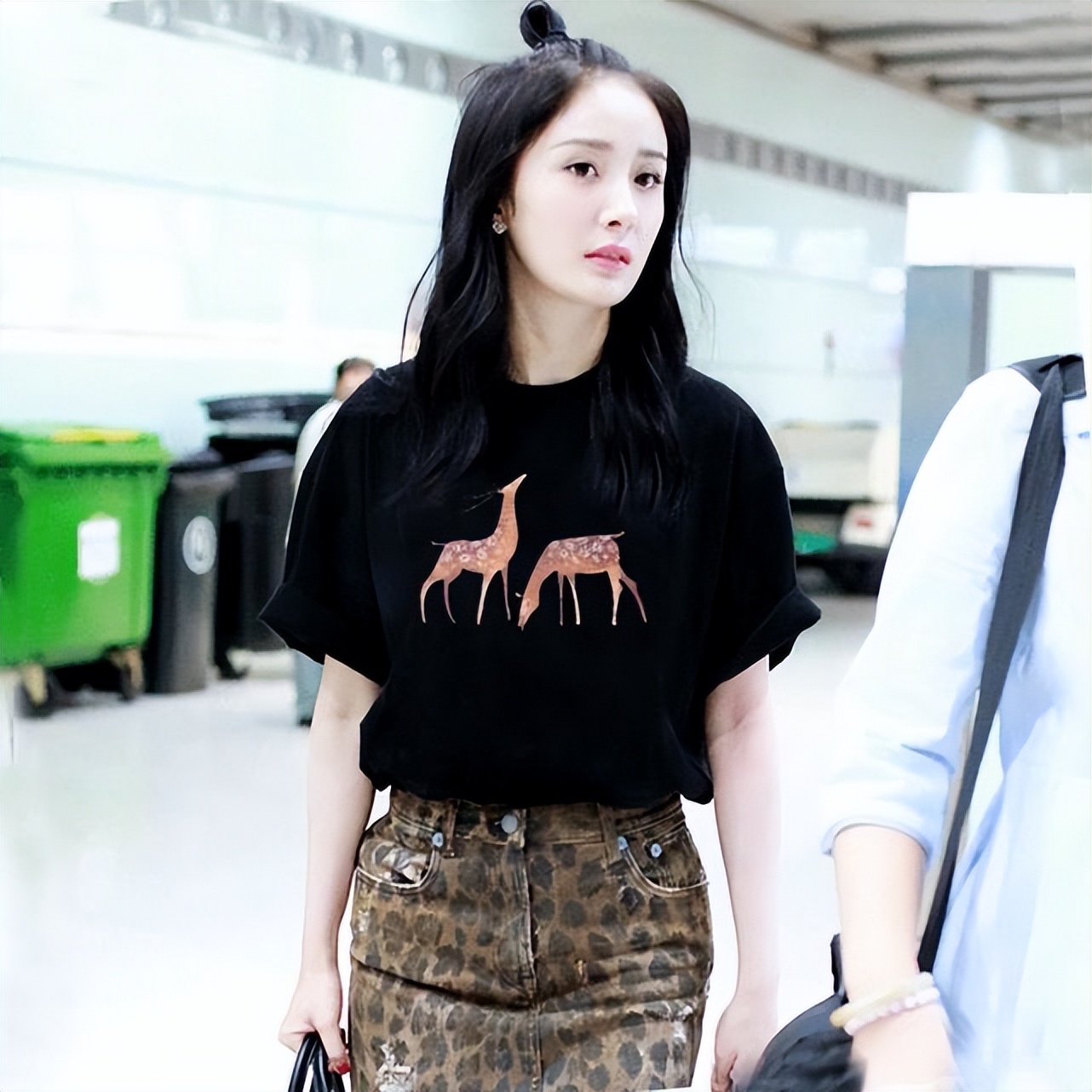 T-shirts become a summer item!Using basic clothes to interpret the ...