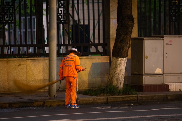 There is a folk saying: "If you don't do anything after dark, there ...