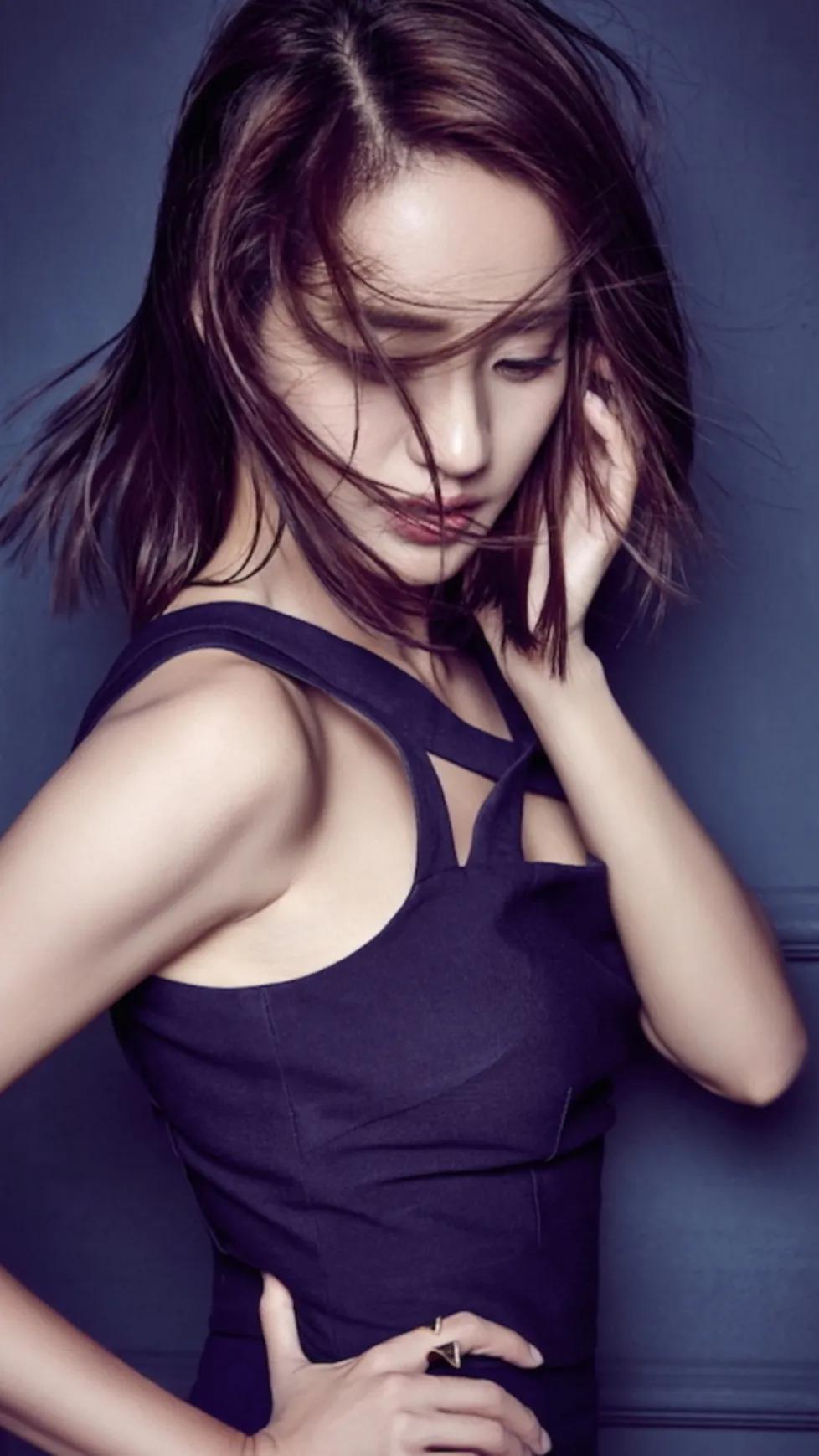 Sexy, charming and compelling Wang Zhi photo - iMedia