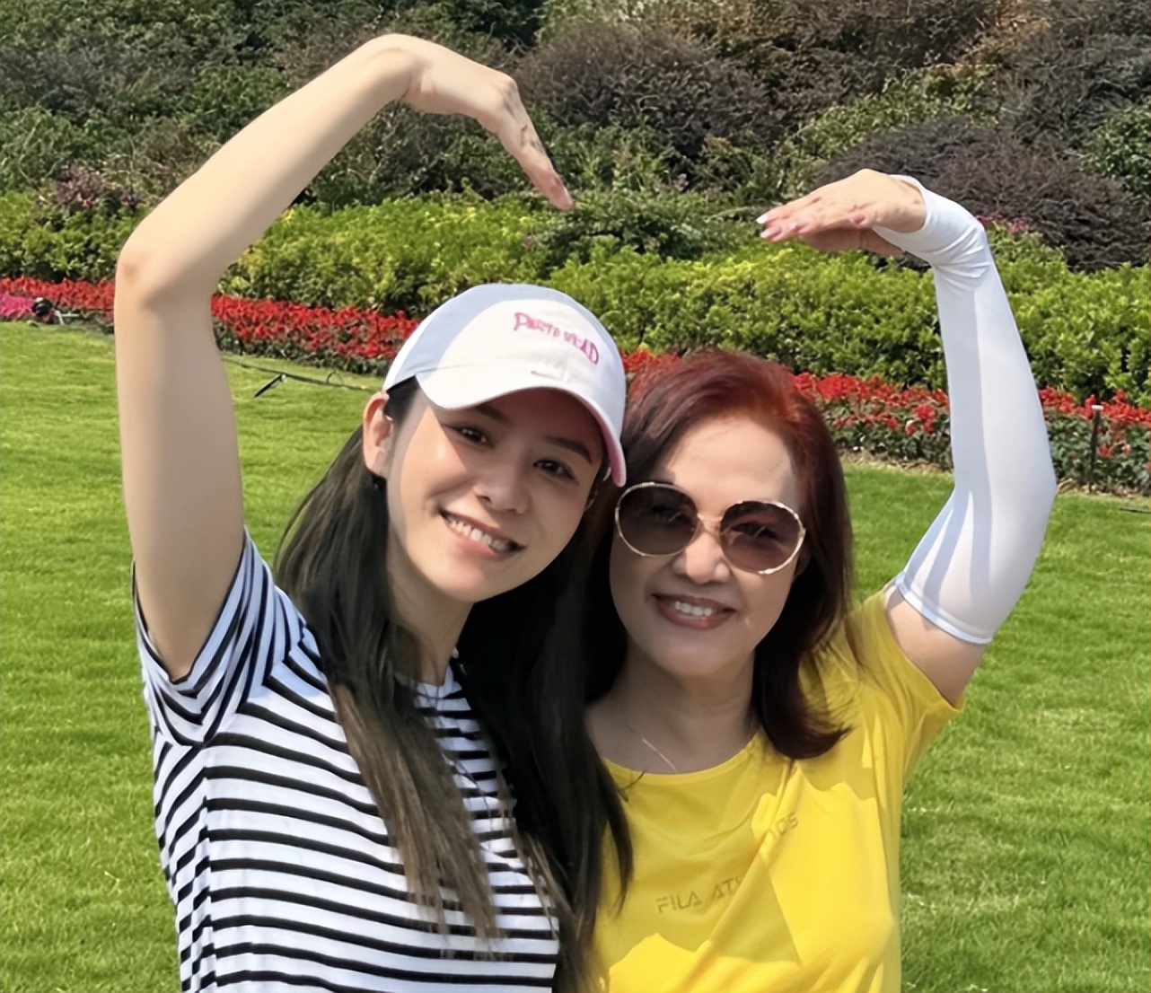 Zhang Xinyue showed Lin Feng's father and daughter super cute sleeping ...