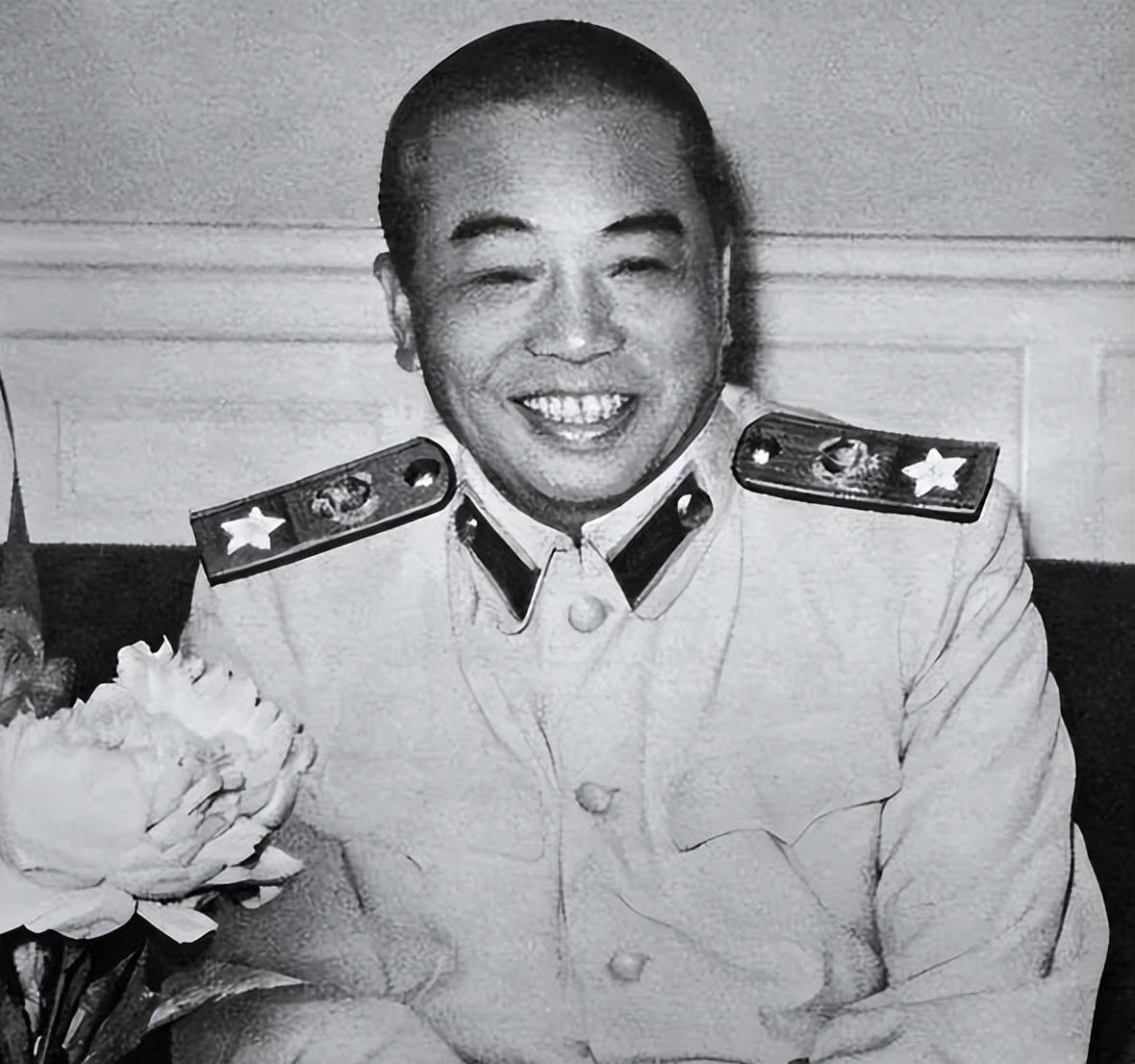 Peng Dehuai doesn't like to join in the fun, but he was a wedding host ...