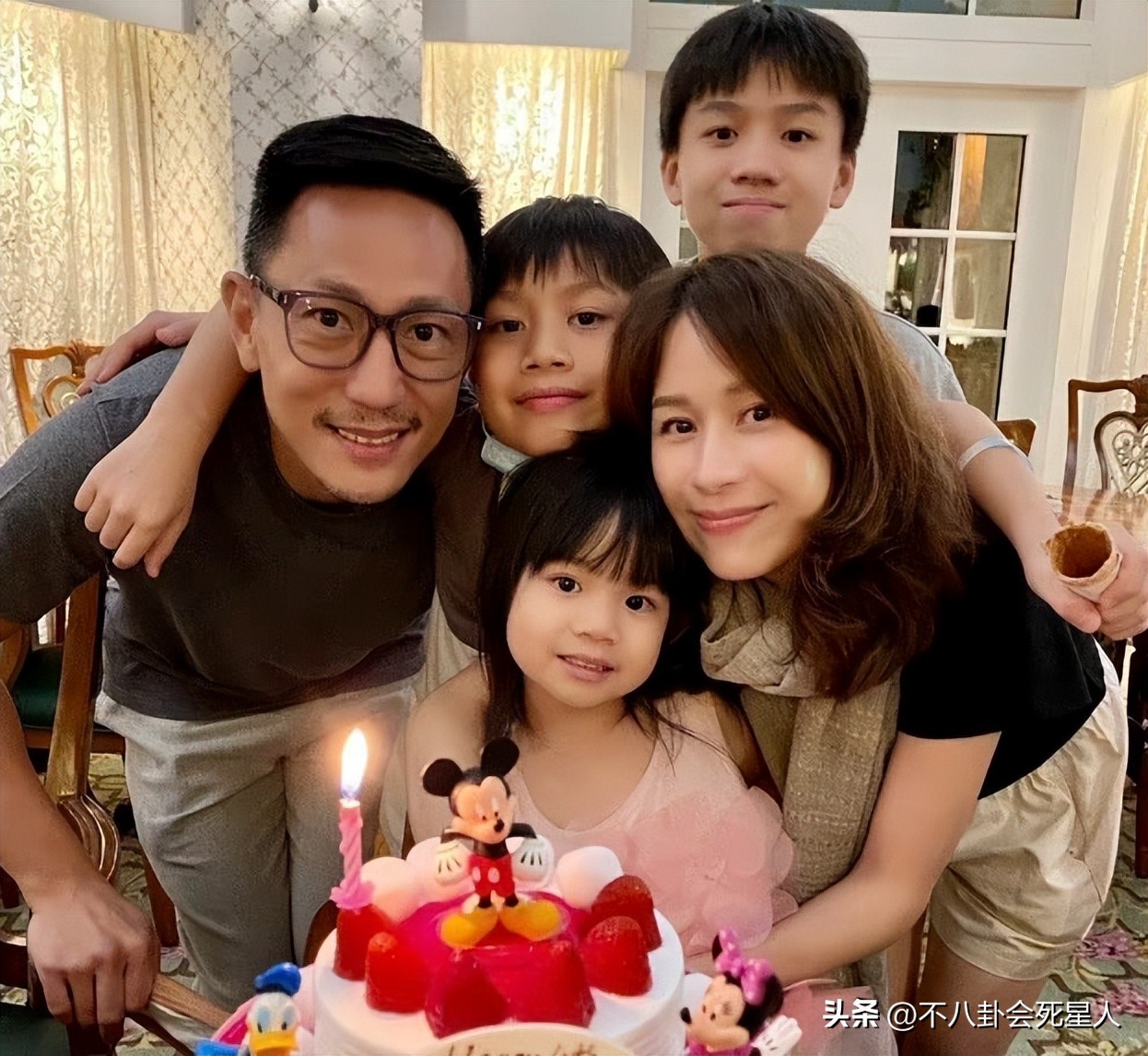 Chen Xiaochun's version of "Lu Ding Ji" has been on the air for 24 years, 7 wives and 4 faces ...