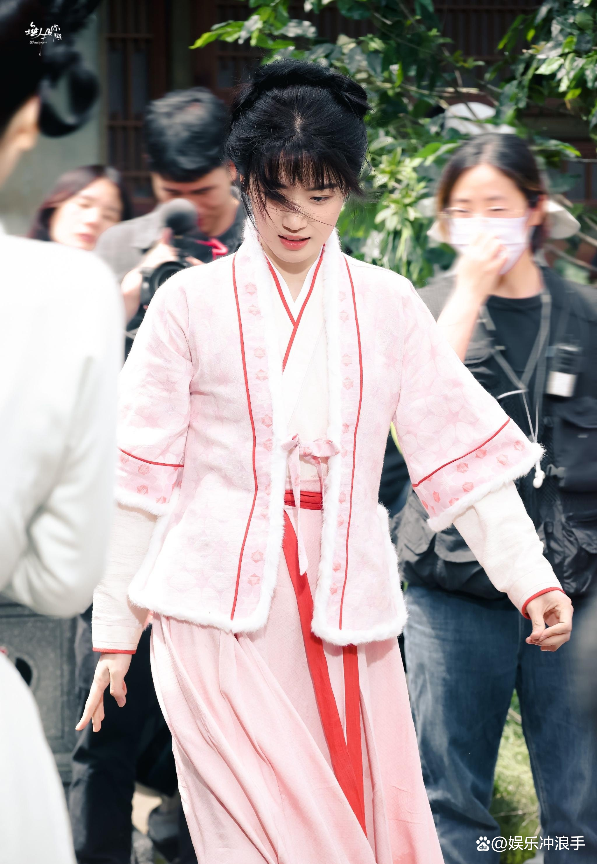 Zhang Jingyis Xihuazhi Style Exposure Her Partner Hu Yitian Starred
