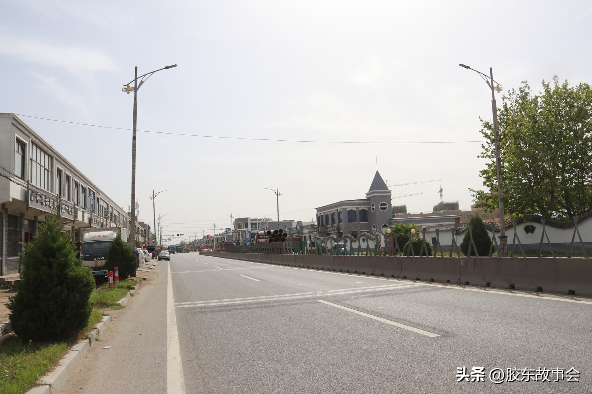 There is a "guandao" village in Xinhe Town, Pingdu, named after the ...