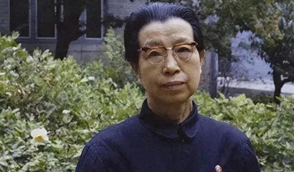 Jiang Qing used four full-time secretaries. What happened to them? One ...