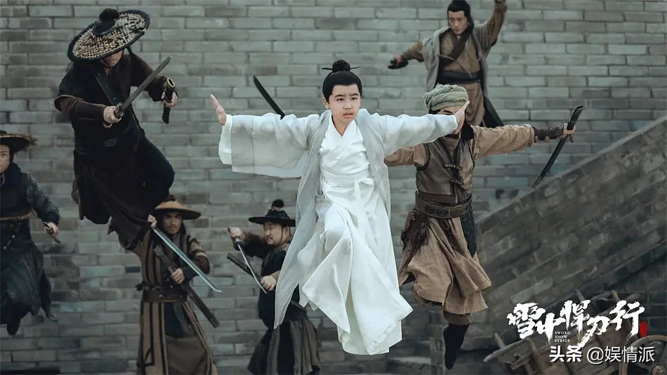 "Fighting Knives in the Snow" has more than 600 million broadcasts, and ...