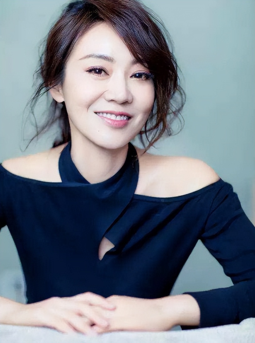 Yan Ni: With the help of a "noble person", the bitter journey from a walk-on to the best actress ...