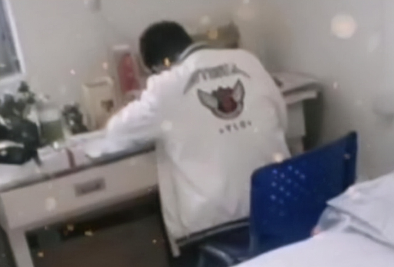 Life is on track!Sun Zhuo received many gifts on his birthday, but he ...