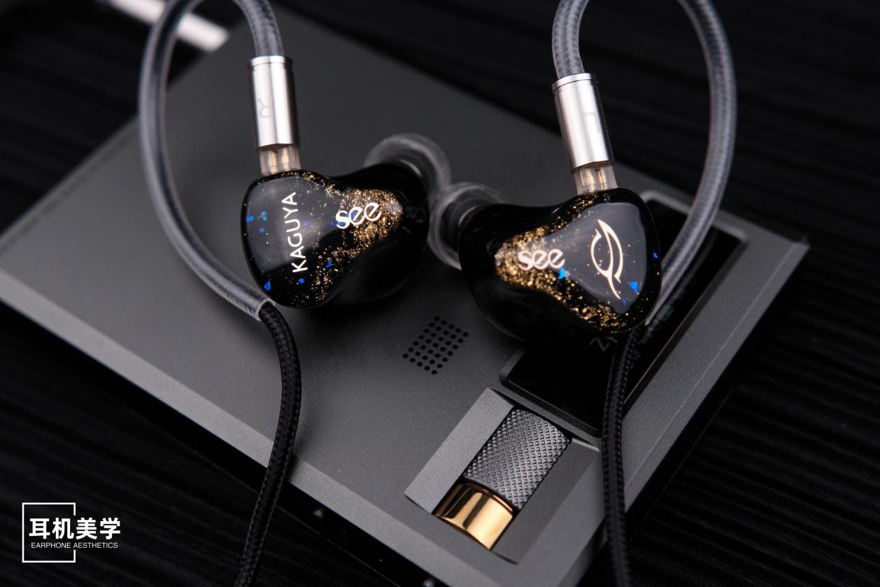 "Your flagship small tube amplifier in the palm of your hand" - In ...