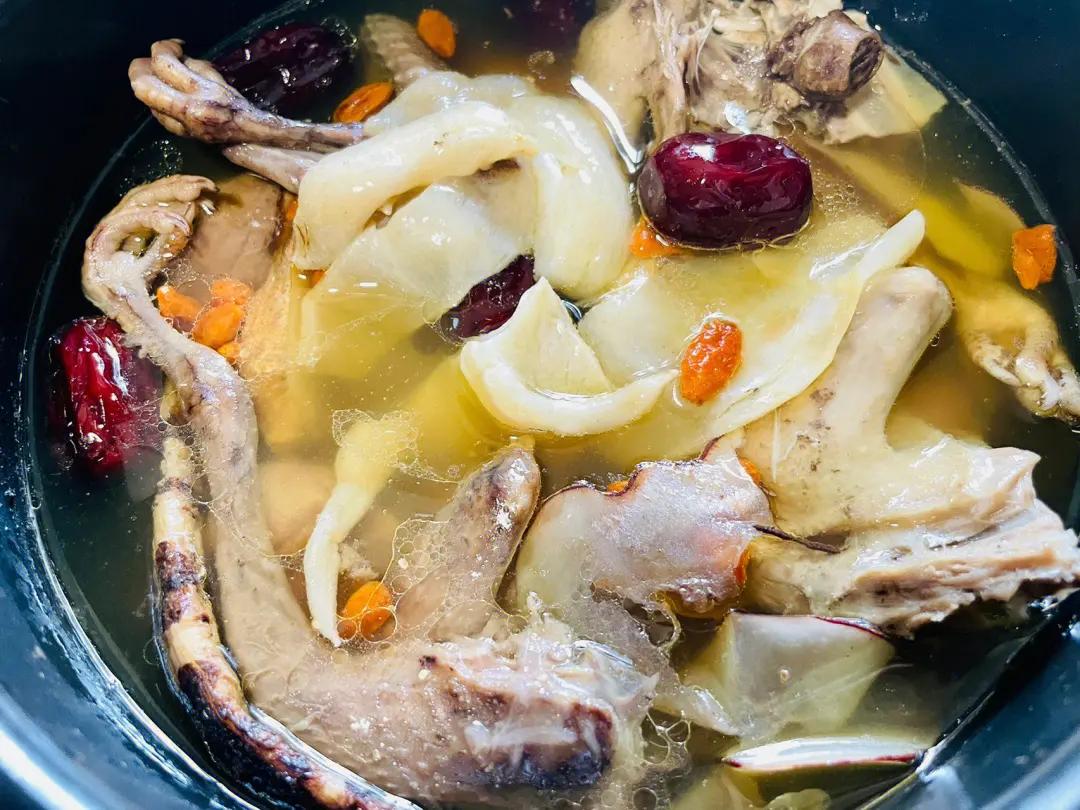 Pigeon soup that is nourishing but not angry! Nourishing qi and blood ...