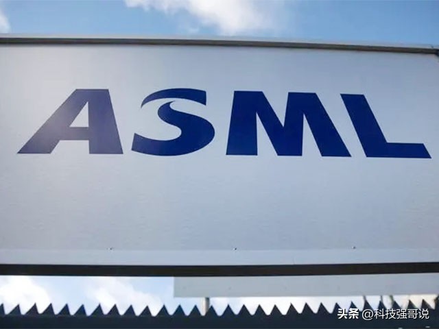 Another Chinese company's first lithography machine entered the factory ...