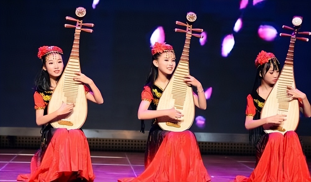 What is the use of pipa in opera and what are its artistic features ...