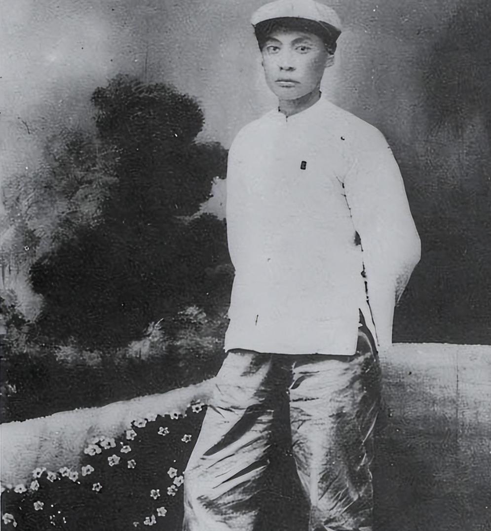 In 1962, Marshal Chen Yi went home to visit his old mother, and the ...