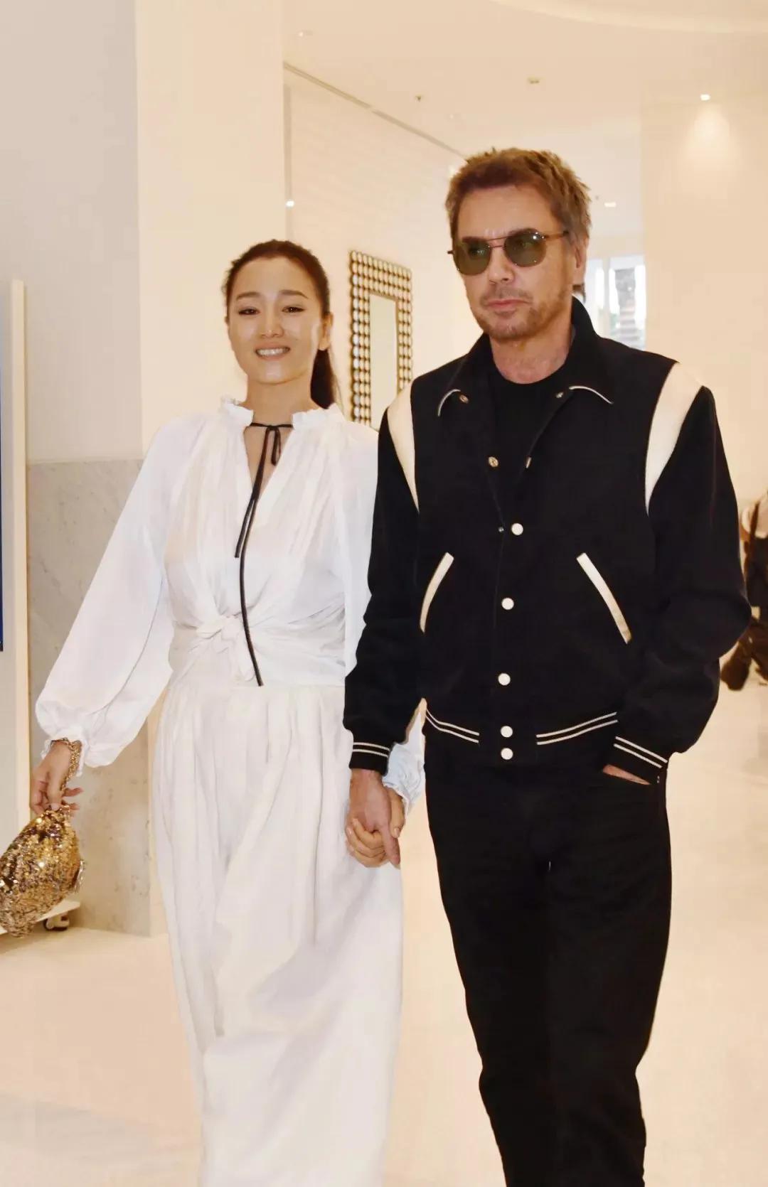 Gong Li, married with righteousness and confidence, lived a chic and ...