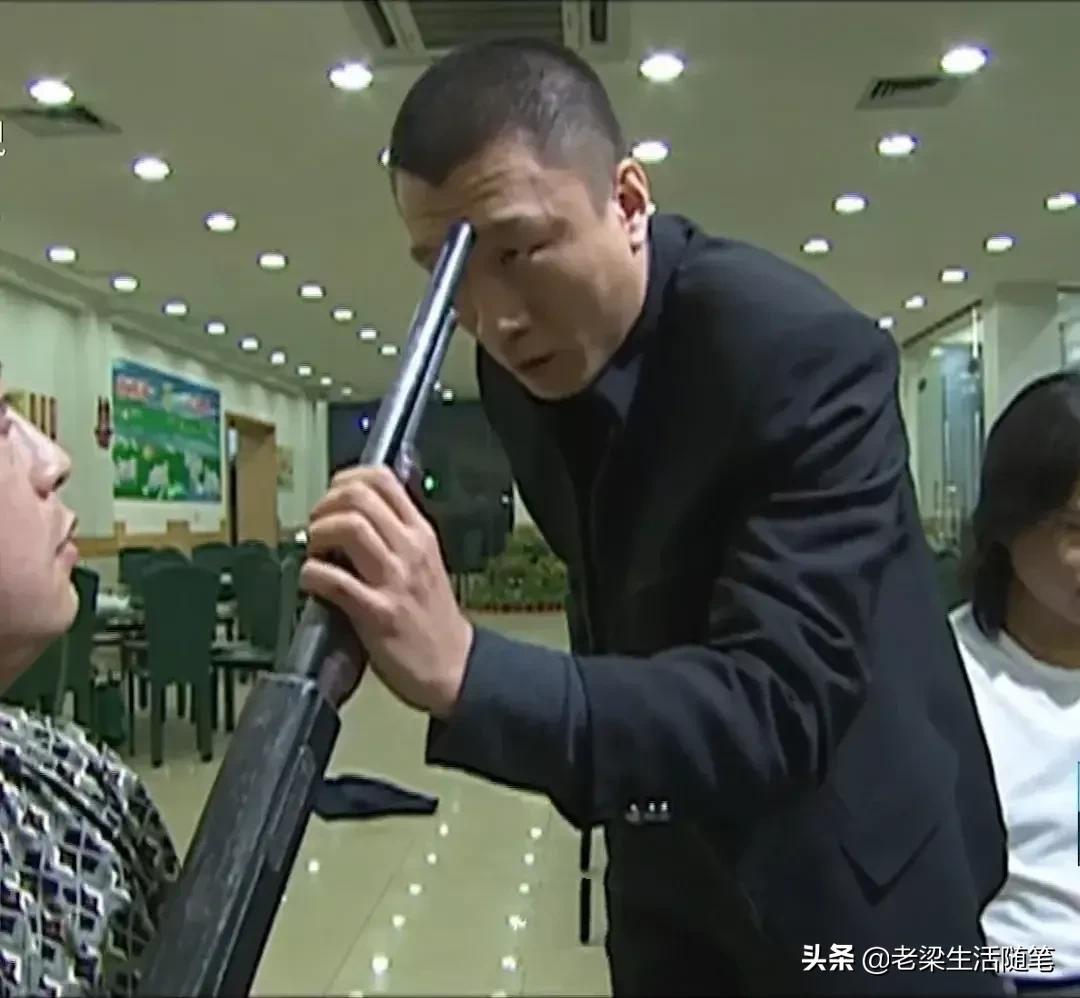 "Conquer" If Feng Biao carried Liu Huaqiang in the restaurant, would Liu Huaqiang dare to shoot ...