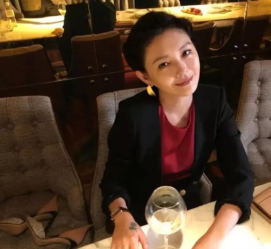 After the big S studio published the article, Gu Junye became more ...