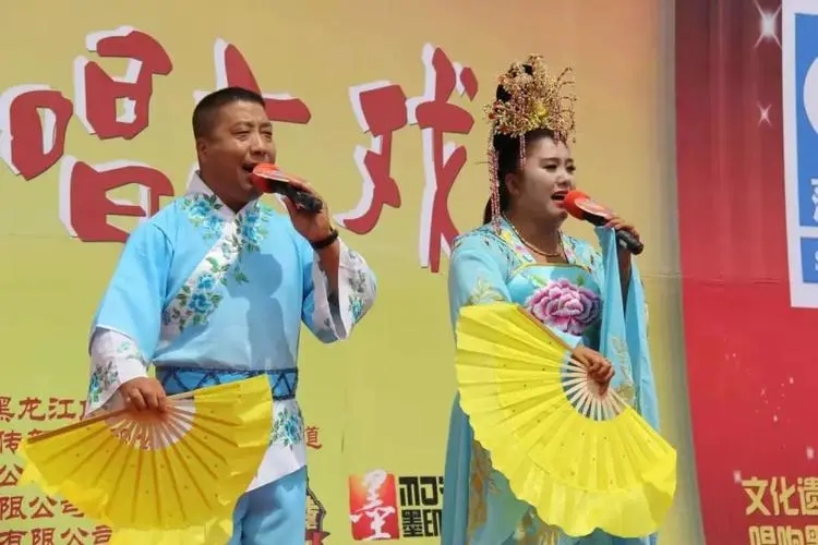 26-year-old Li Yucheng married 58-year-old Ma Yuqin. They had a sweet ...