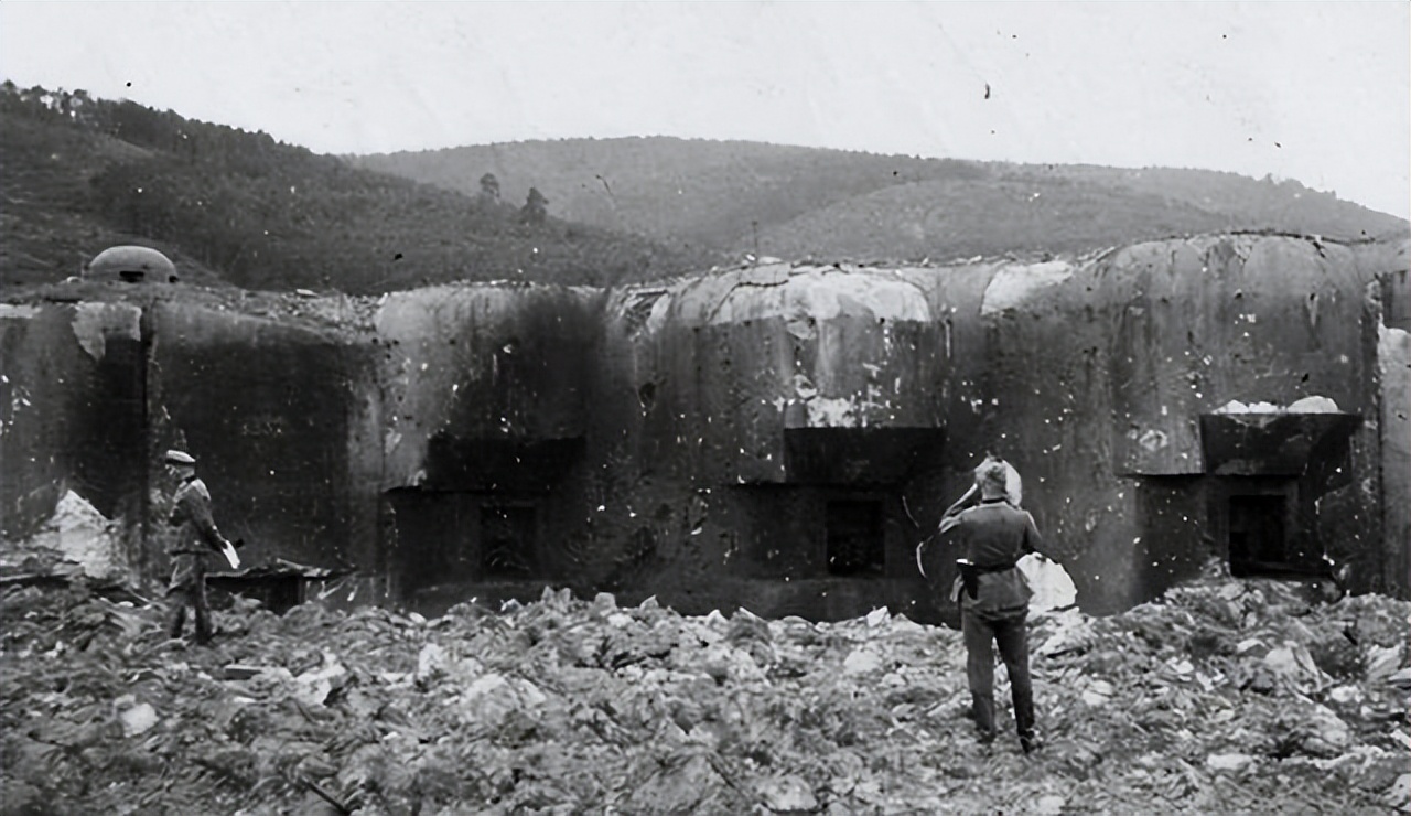 Why is the French version of the "Great Wall" vulnerable to the German ...