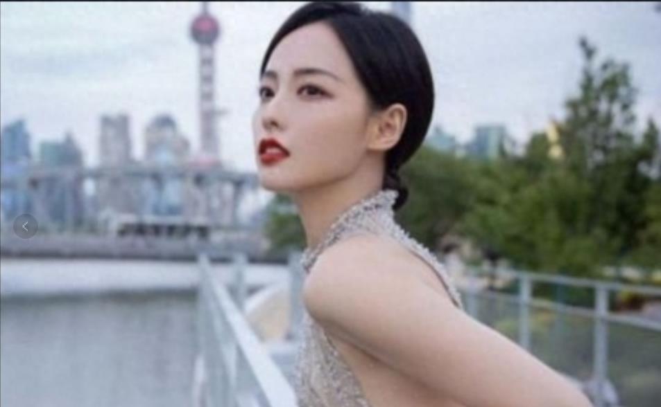 36-year-old Zhang Jiani made a comeback with her beauty, giving the entertainment industry ...