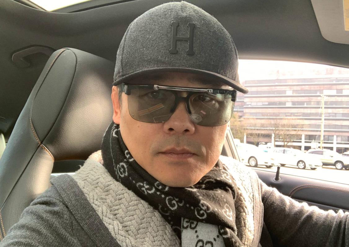 Zhou Libo's recent photos are rarely exposed, his hair is sparse and ...