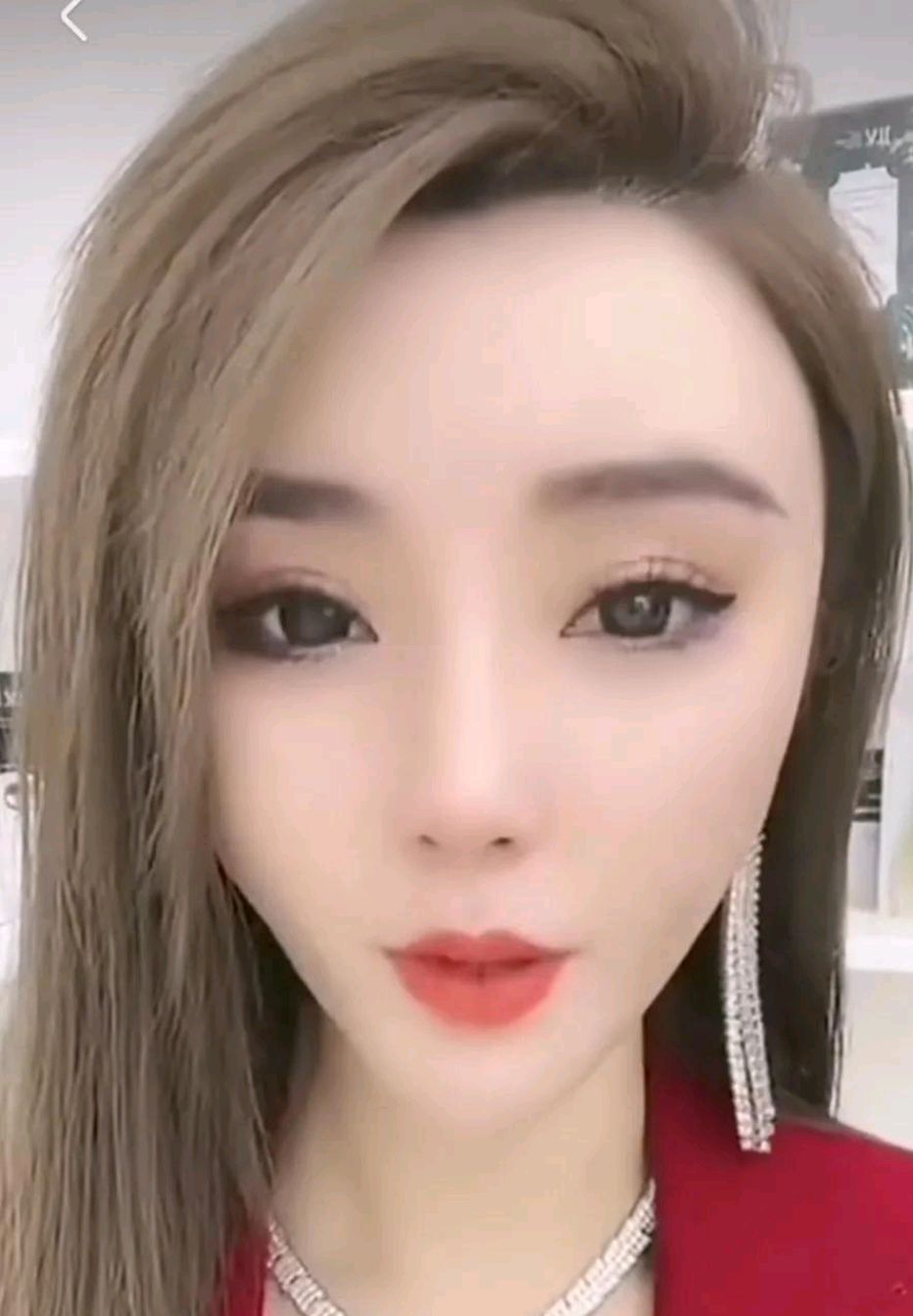 Tax evasion was fined 60 million yuan, donkey sister-in-law Ping Rong quietly returned - iNEWS