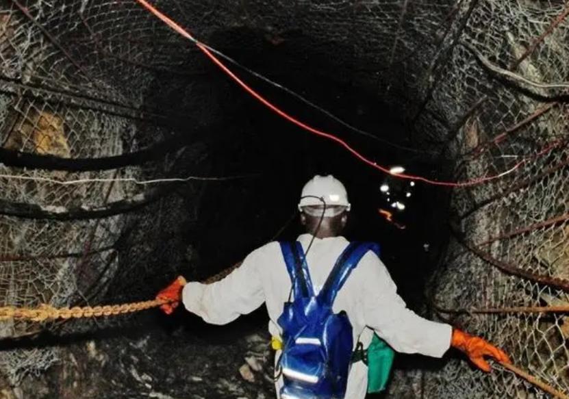 Is there life underground, or even civilization? What is hidden inside ...