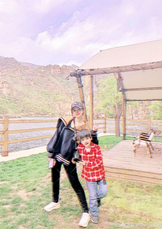 Michelle Chen's 6-year-old handsome face exposure! Surprise on the ...