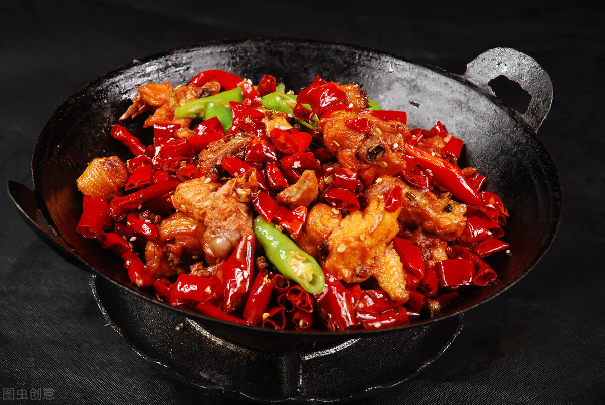Spicy incense pot is delicious and spicy, three bowls of rice are not ...