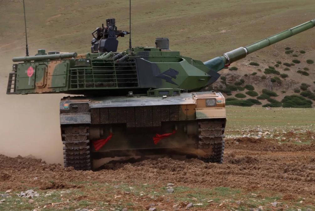 10 kilometers away, the American-made tank was reimbursed on the spot ...