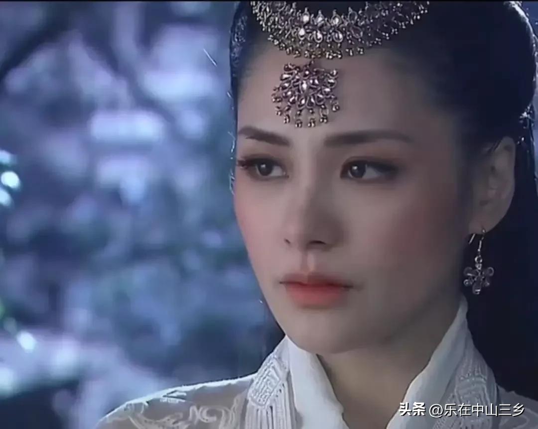 actress Gillian - iNEWS