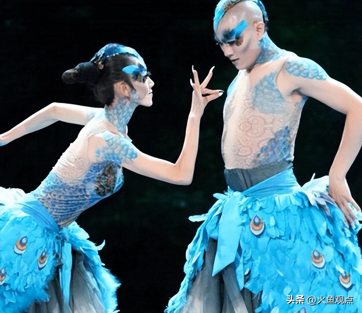 The peacock blushed! Yang Liping peacock dance performance in underwear ...