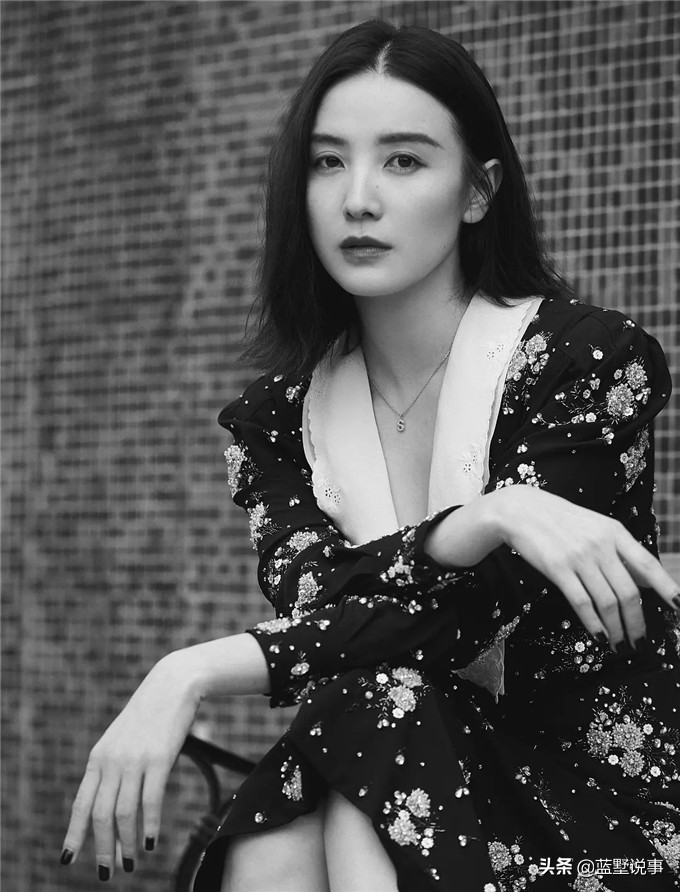 Song Jia outside the play, is she beautiful? - iNEWS