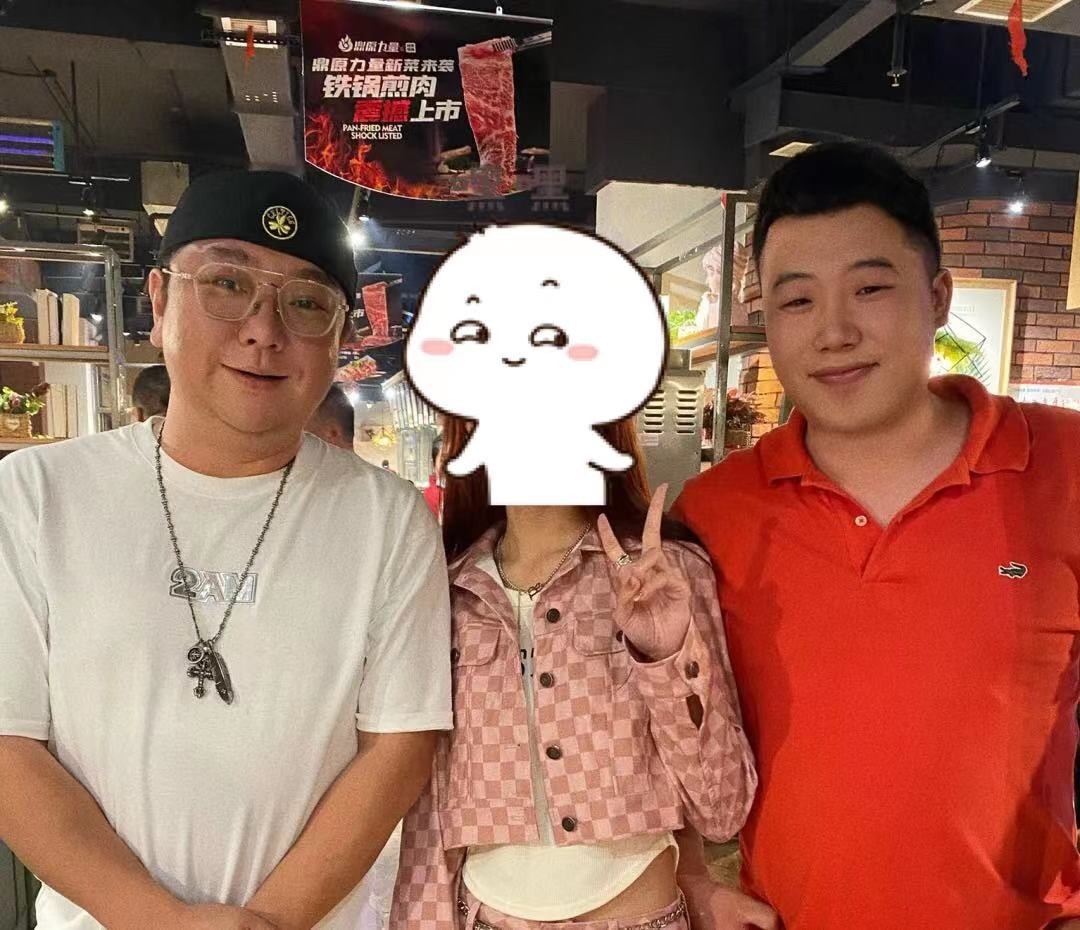 Netizens met Liu Tianzuo on the street, with a shiny face and a big ...