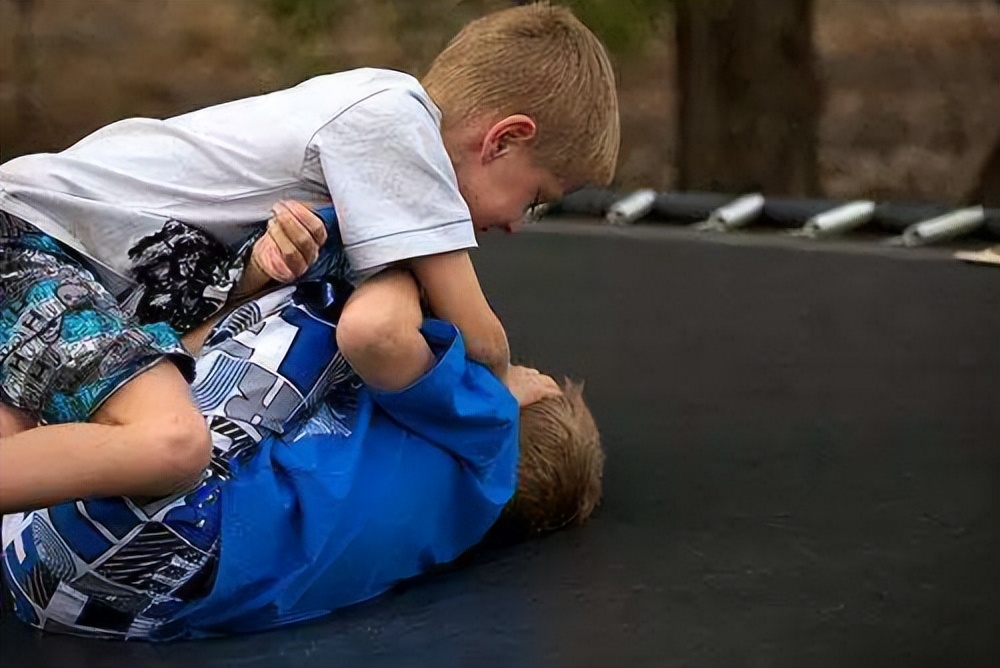 When a child is bullied, it is unreliable to beat him back or endure it ...