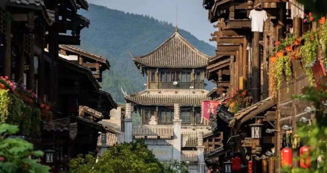 Play around the ancient city of Qingxi and see the scenery of the ancient city - iNEWS