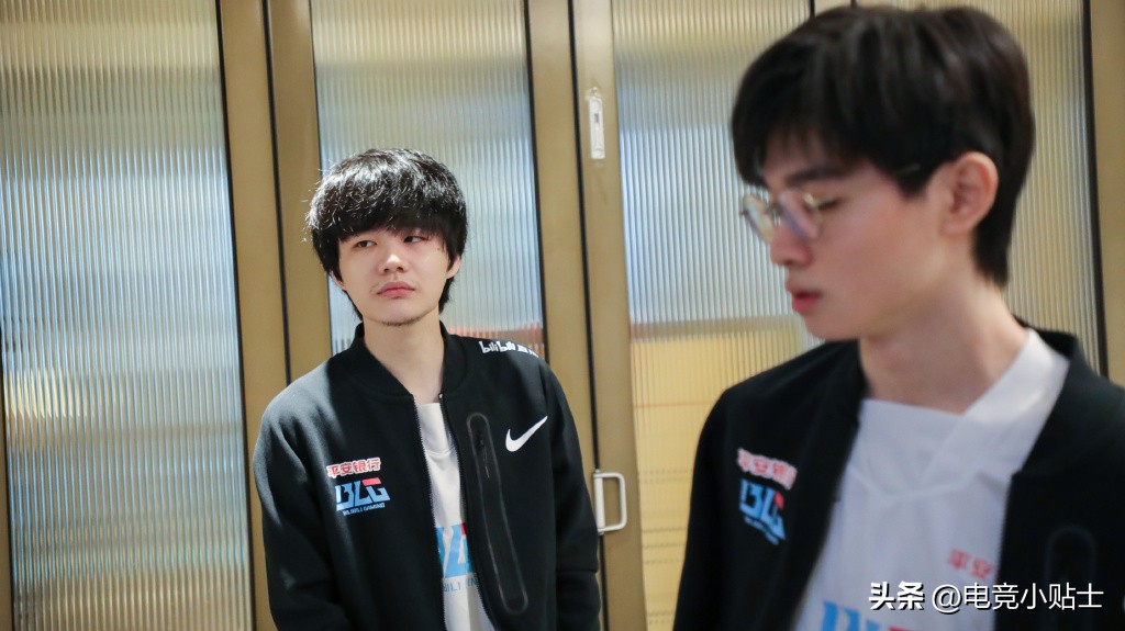Jumping repeatedly?Doggo raised the first team to return to the LPL ...