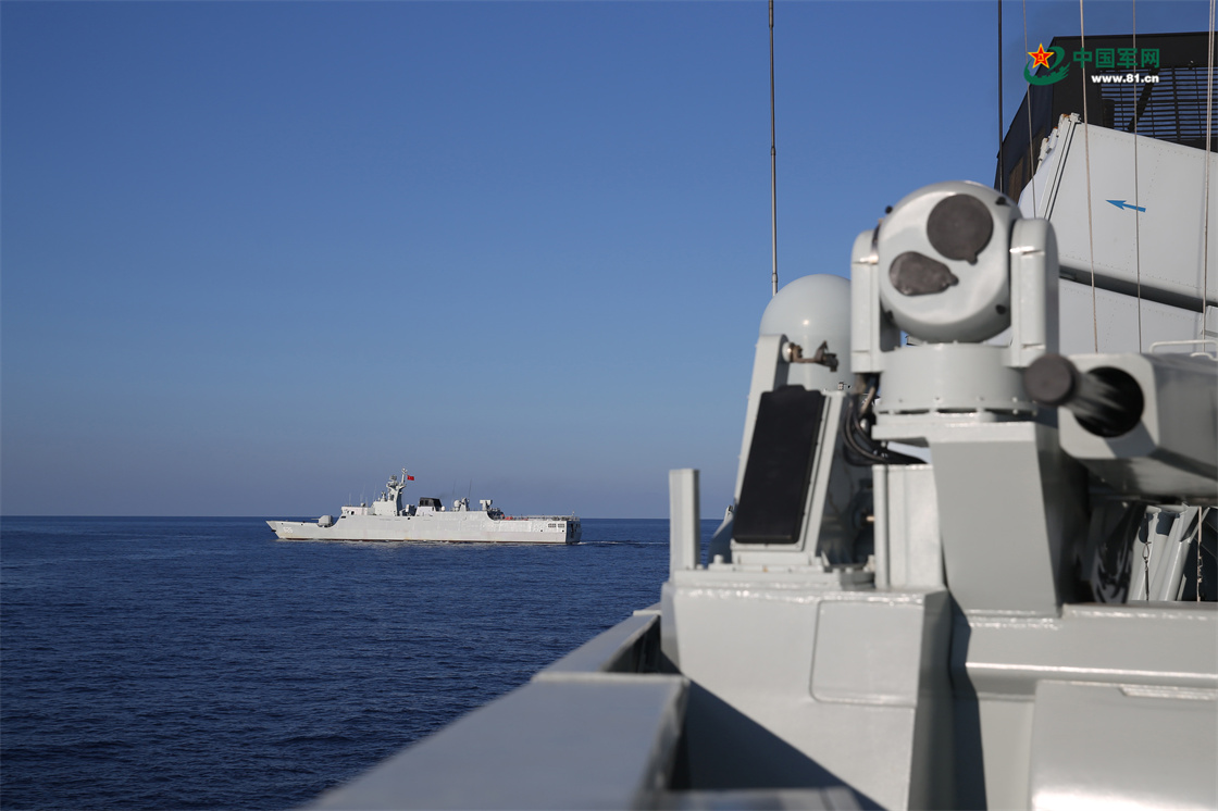 with full force!Ocean swings his sword and casts a sharp sword - iNEWS