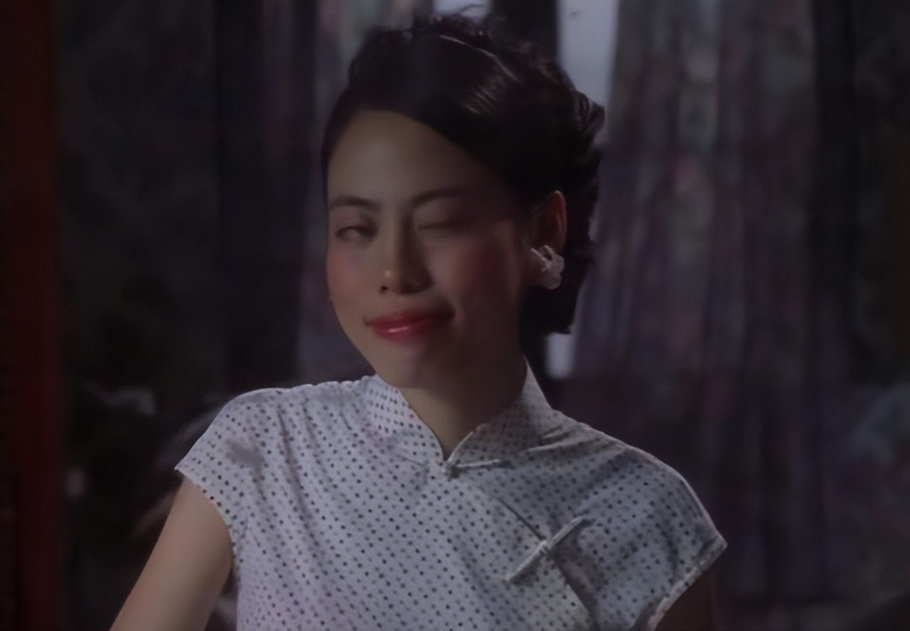 Remember the ugly girl "Buck Tooth Zhen" in "Kung Fu"?The ...