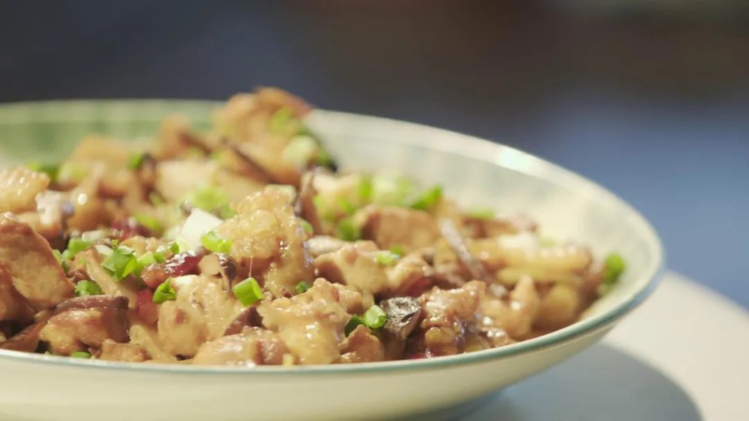 The restaurant sells well-known dishes, and the strength is explosive ...