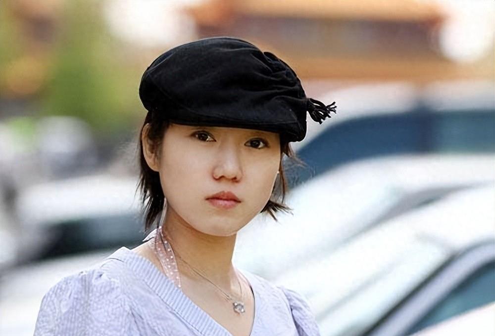 Model Zhang Xiaoyu became popular through photo shoots and is still ...