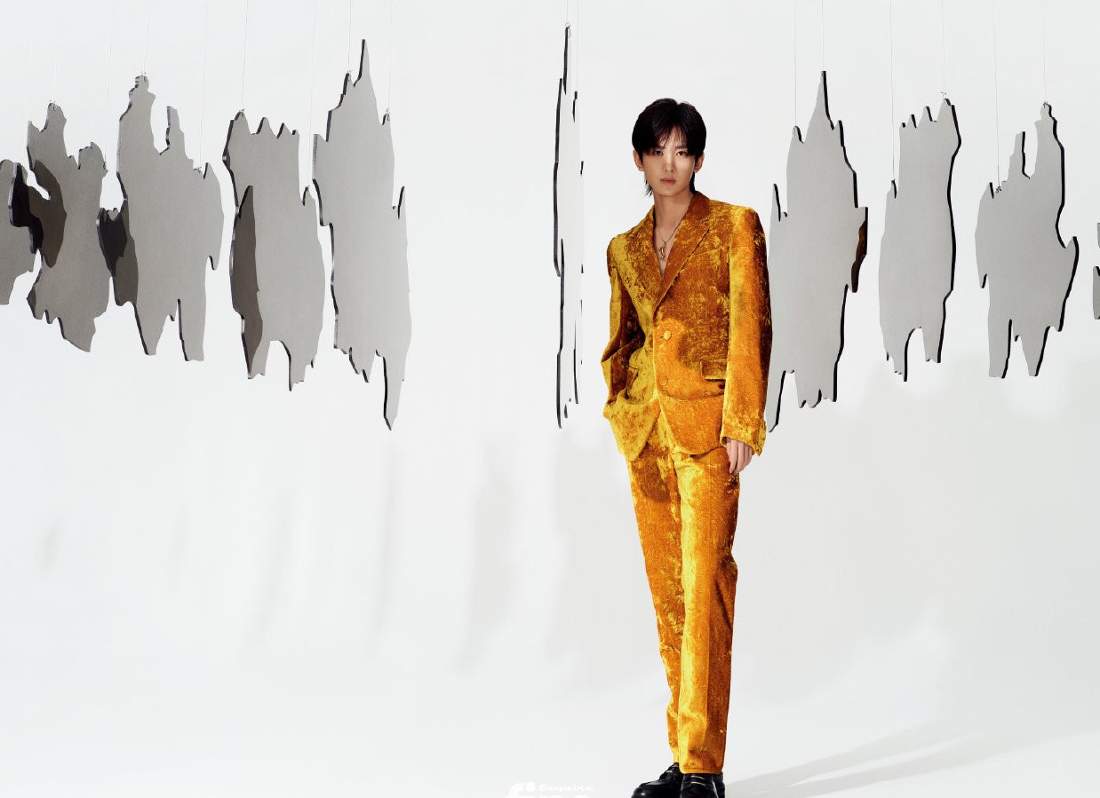 Cheng Yi took a side-by-side photo, the autumn atmosphere is full of ...