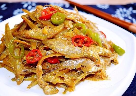 Home cooking - fried dried fish, salty and delicious, easy to learn ...