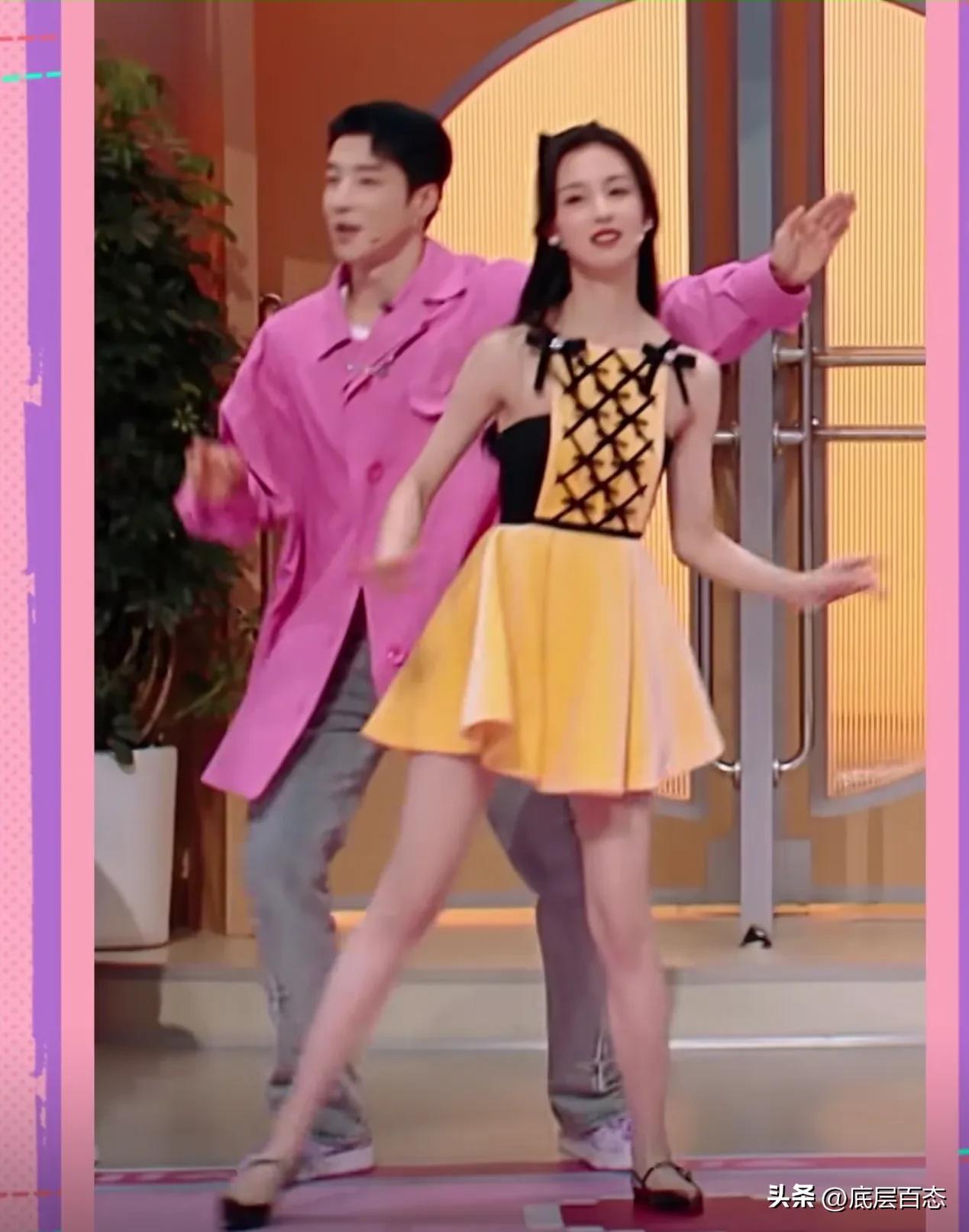 Chen Duling danced, and He Jiong couldn't help suggesting to pay. Did you learn the spacewalk ...