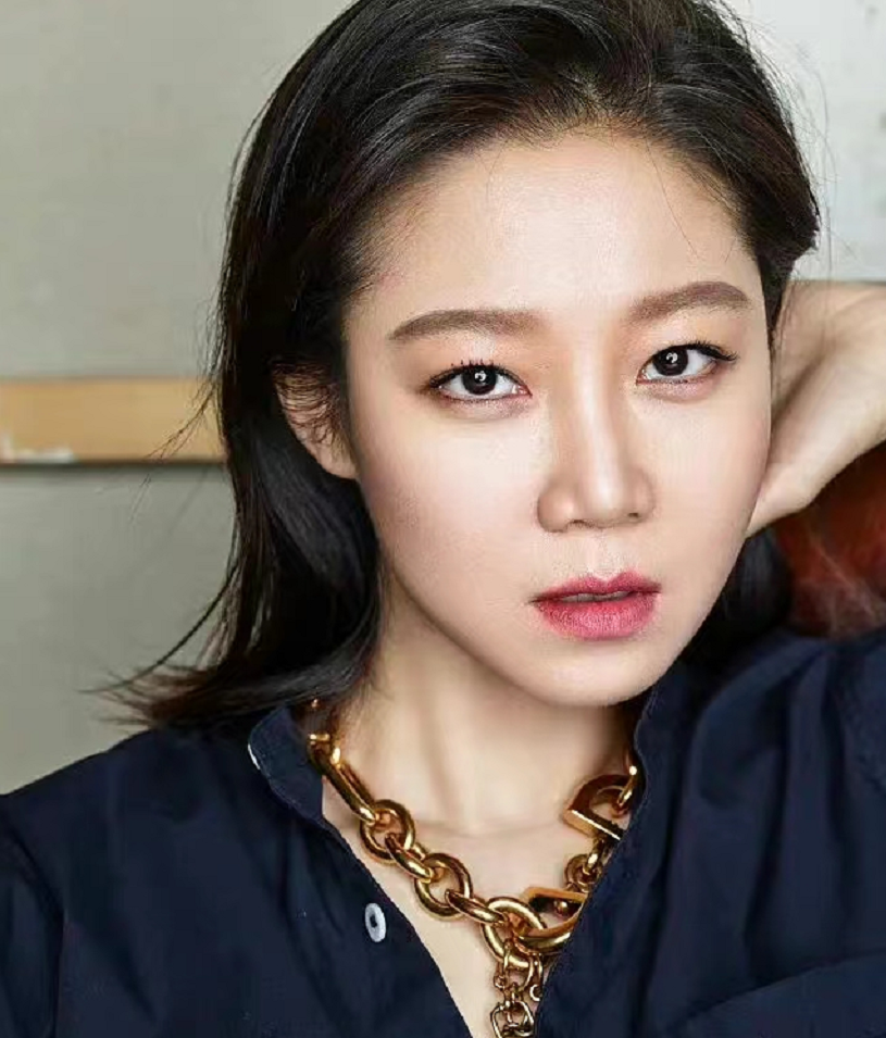 Korean actress Kong Xiaozhen officially announced her marriage!Previously received a bouquet of ...