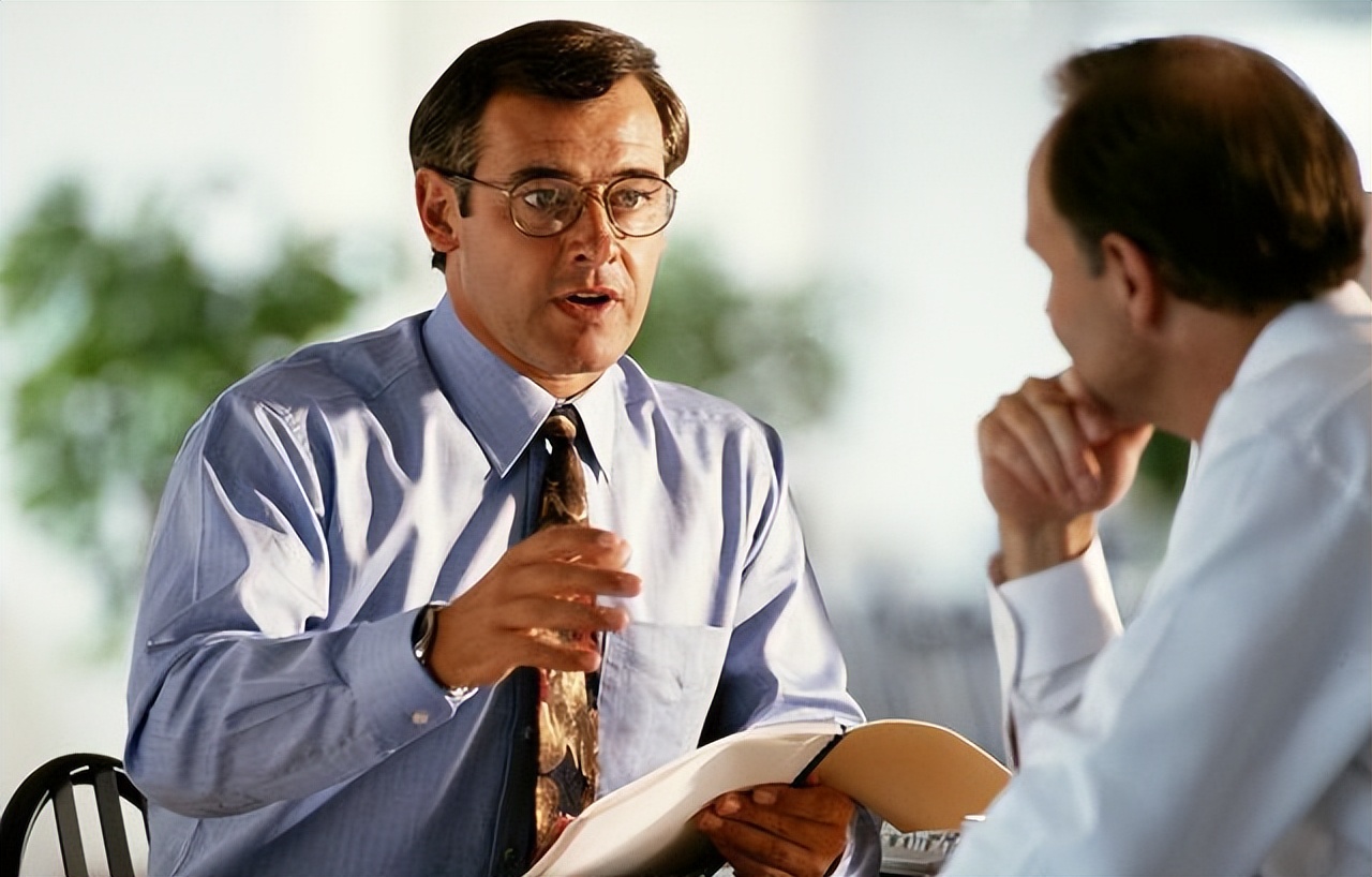 Master the 5 key points of communication with leaders, 90% of the ...