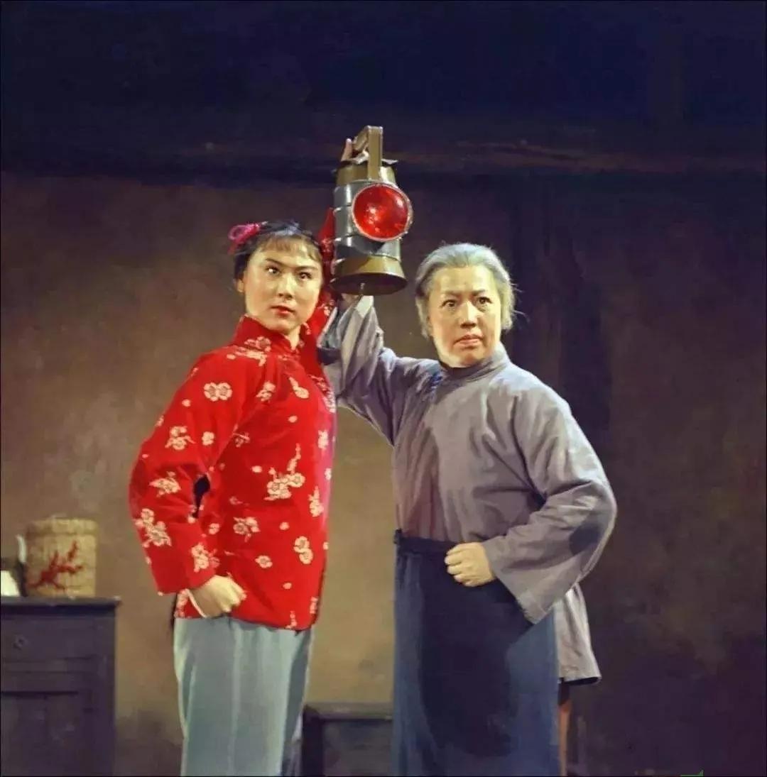The famous Peking Opera artist Gao Yuqian's "Grandma Li" was rescued by ...