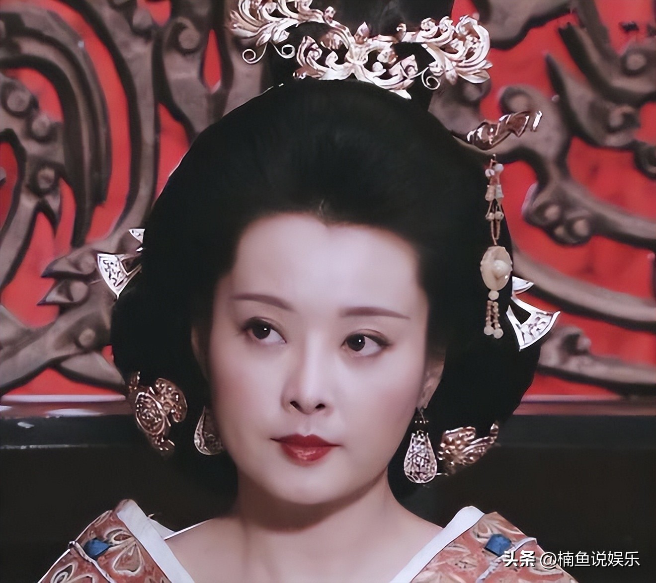 50-year-old Yuan Li and 57-year-old Gong Li are in the same frame. One ...