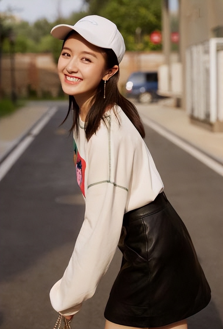 Actress clothing - Li Randi - iNEWS