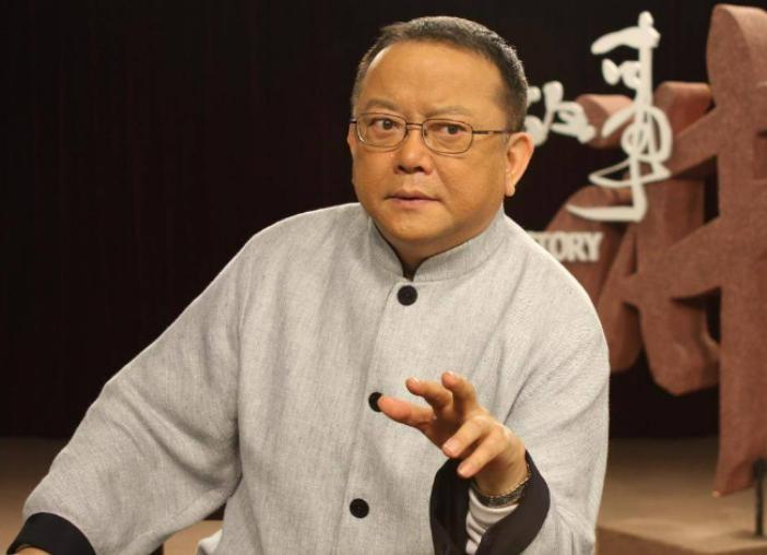 Wang Gang's first appearance after the emigration turmoil! Wandering on ...